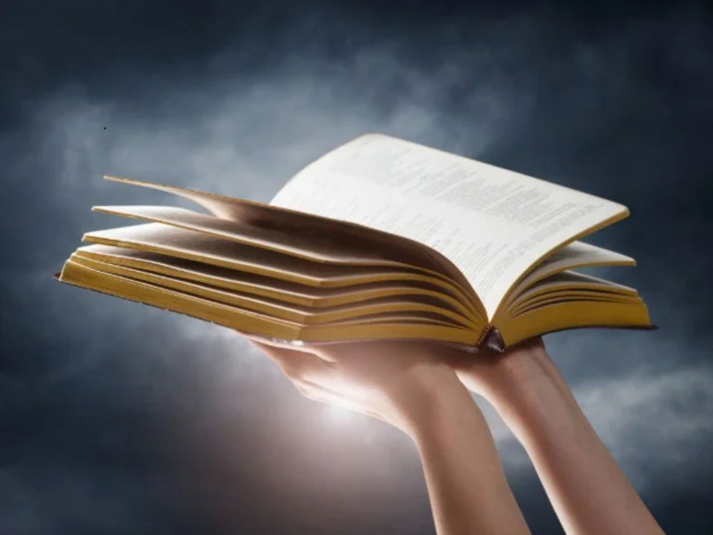 7 Psalms to Read Before Bed For a Goodnight (And a Peaceful Sleep) - Bible