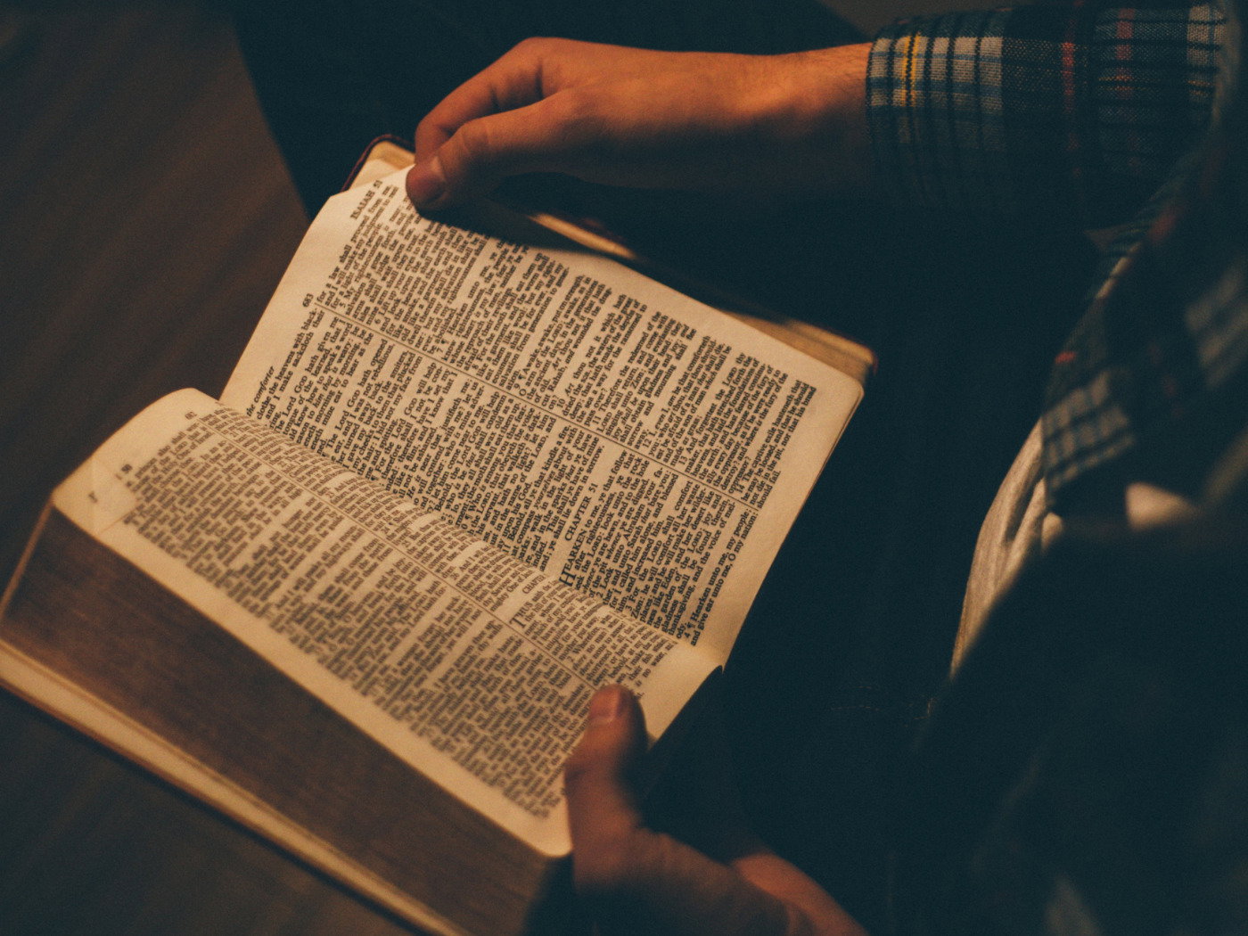 Cómo hacer un devocional cristiano (6 pasos) - Biblia