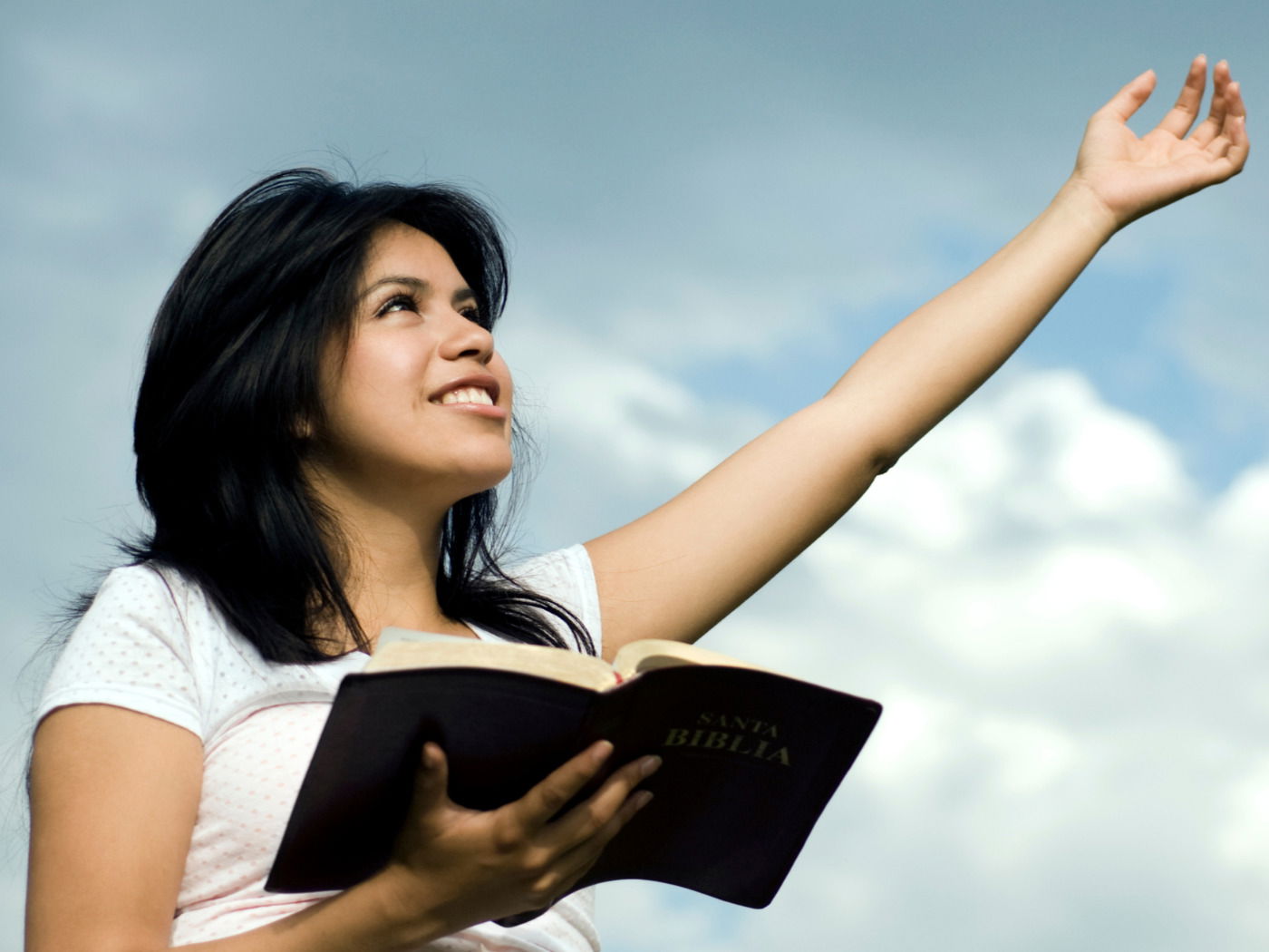 15 versículos bíblicos sobre no adorar imágenes - Biblia