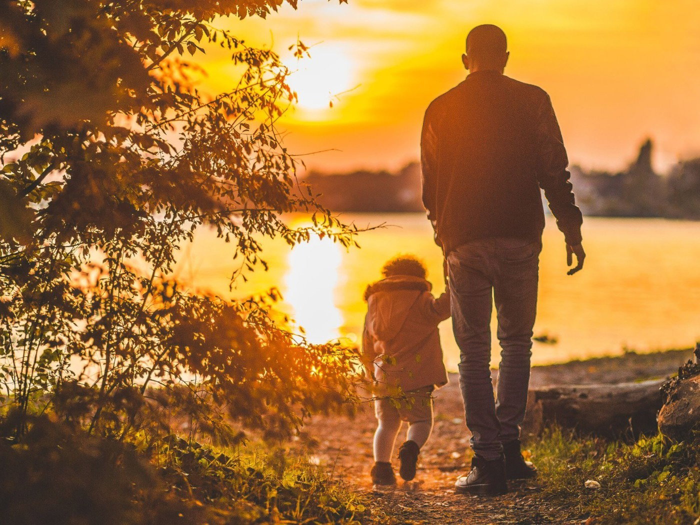 7 versículos para celebrar el Día del Padre - Biblia